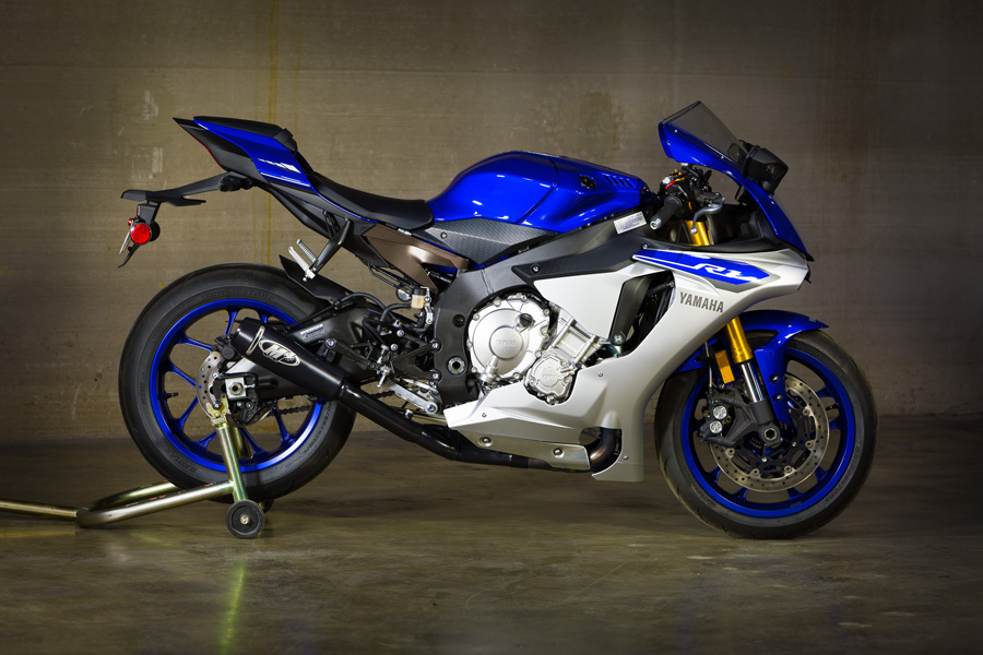 M4 BLACK GP2 SLIP-ON W/CAT ELIMINATOR YAMAHA R1 2015-2024